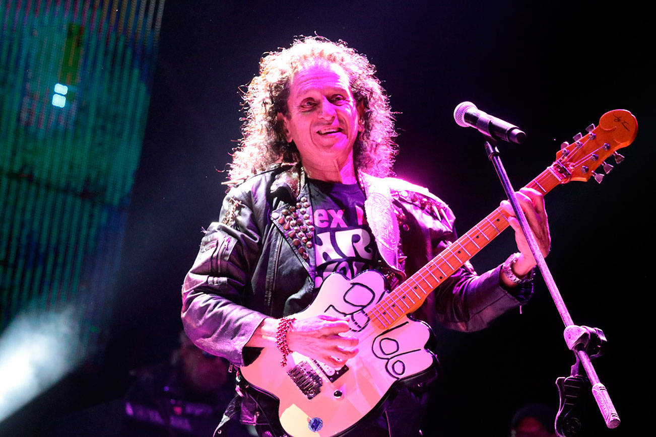 Festeja El Tri con regios | La Raza del Noroeste