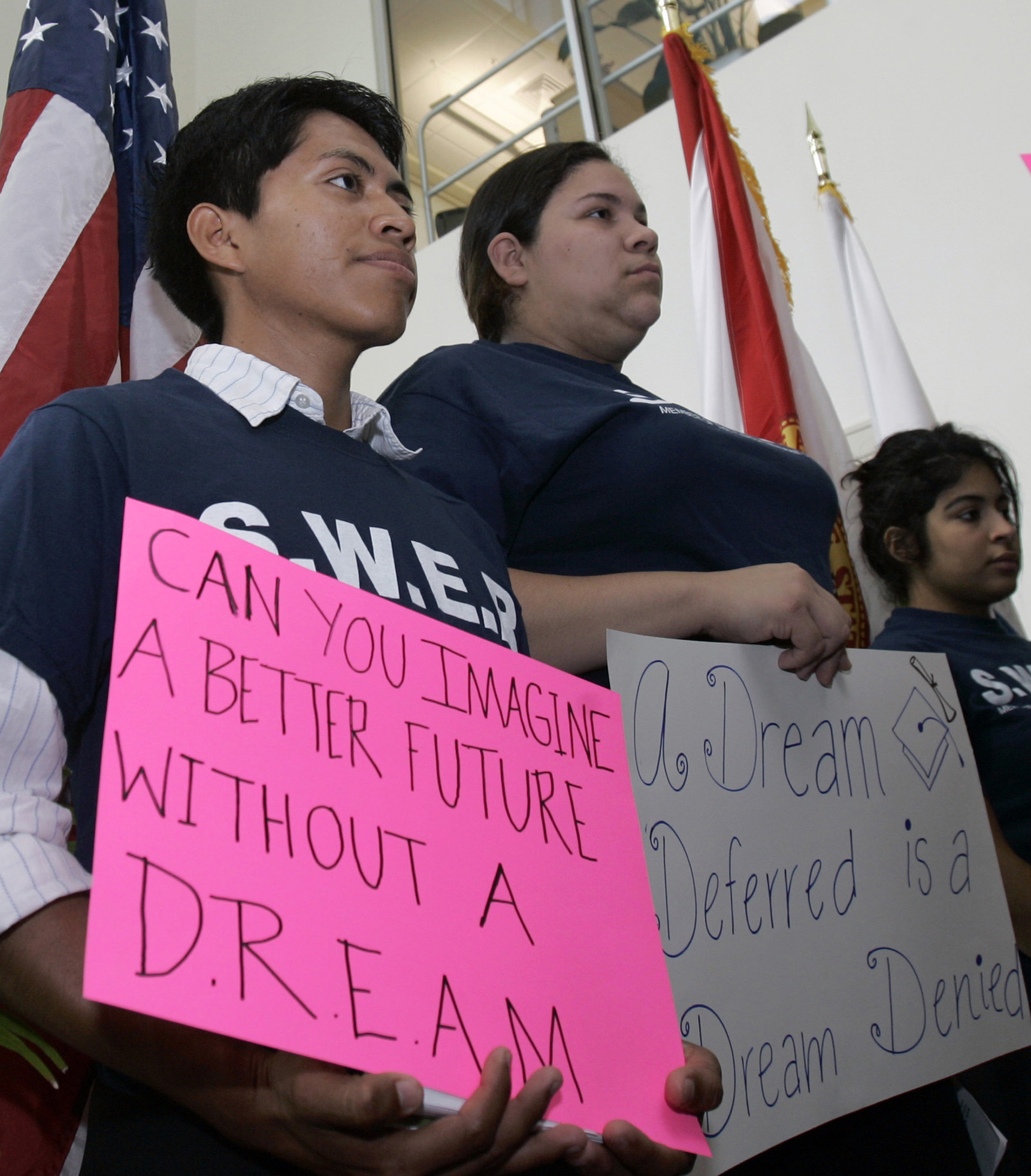 Revive el Dream Act | La Raza del Noroeste