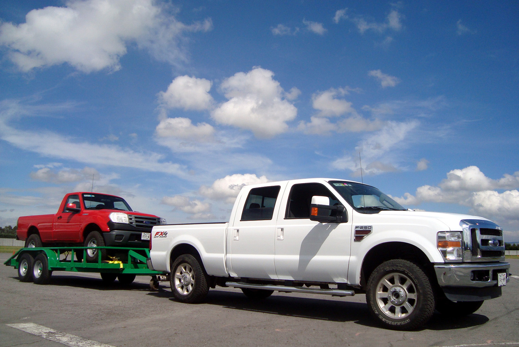 Lanza Ford linea 2010 | La Raza del Noroeste