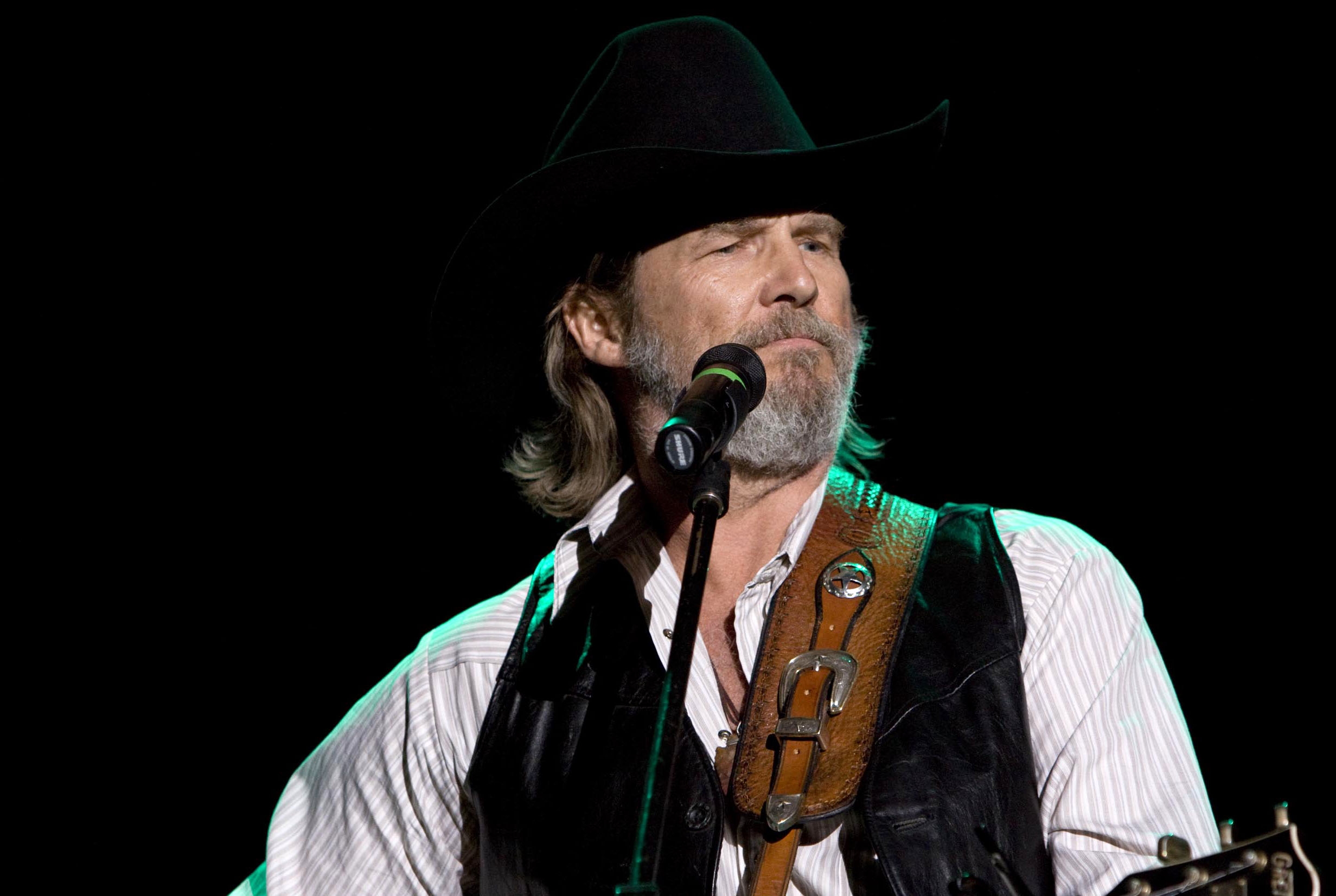 Haga el papel de un cantante de música country, y ganará un Oscar. | La ...